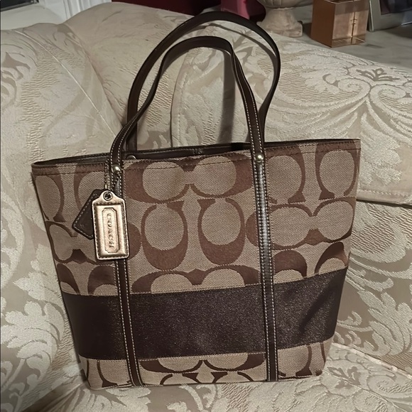 Coach | Bags | Coach 207 Legacy Story With Signature Jacquard Tote In ...